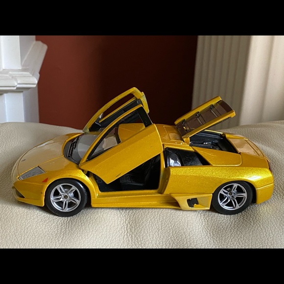 Toys | Maisto Lamborghini Murcielago Lp 64 Diecast 124 Scale Car | Poshmark